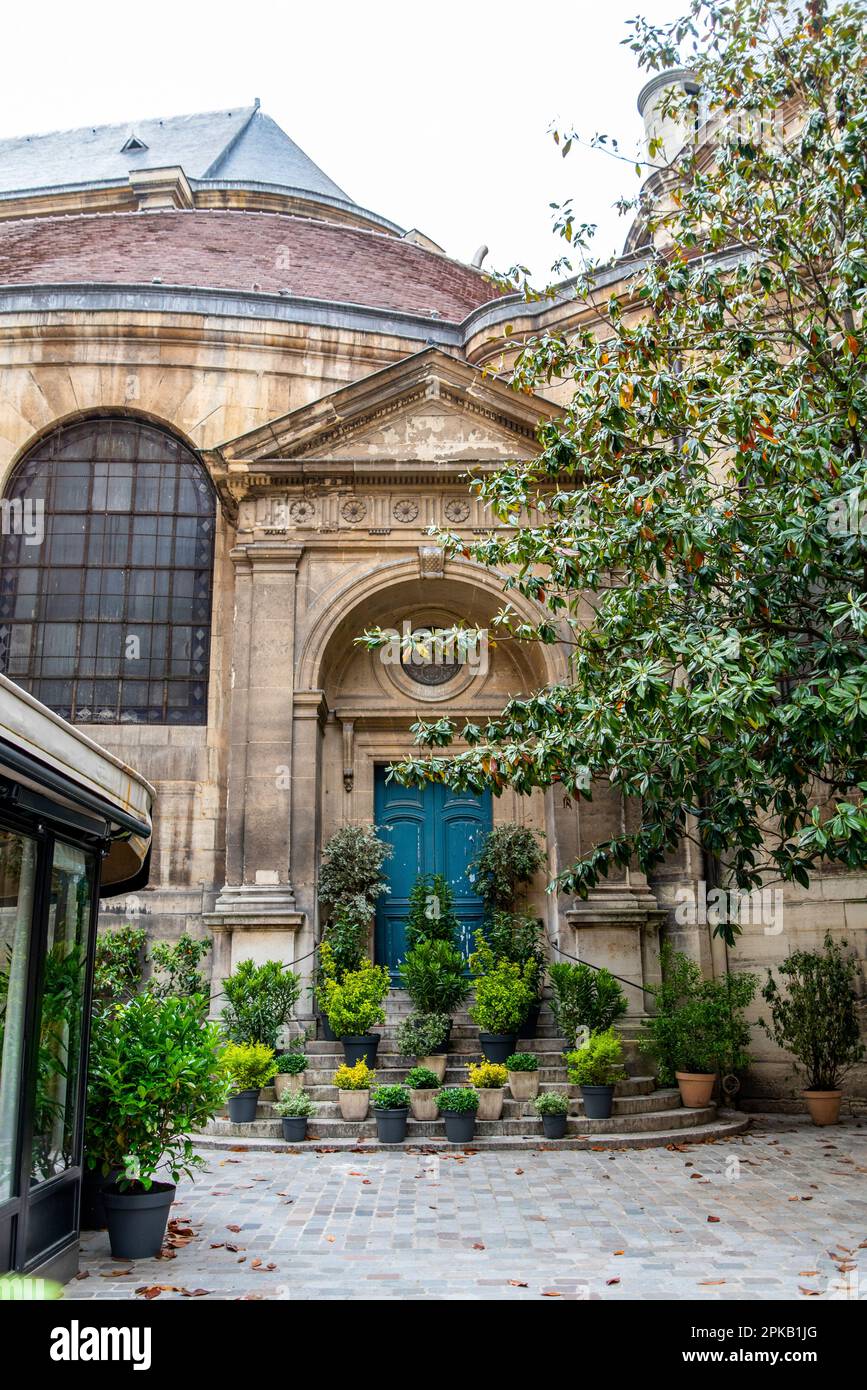 Gate in front of a church hi-res stock photography and images - Alamy