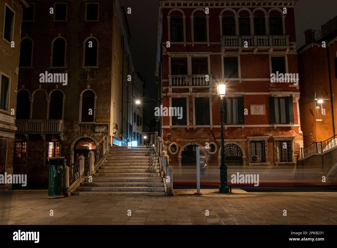 Small square windows hi-res stock photography and images - Alamy