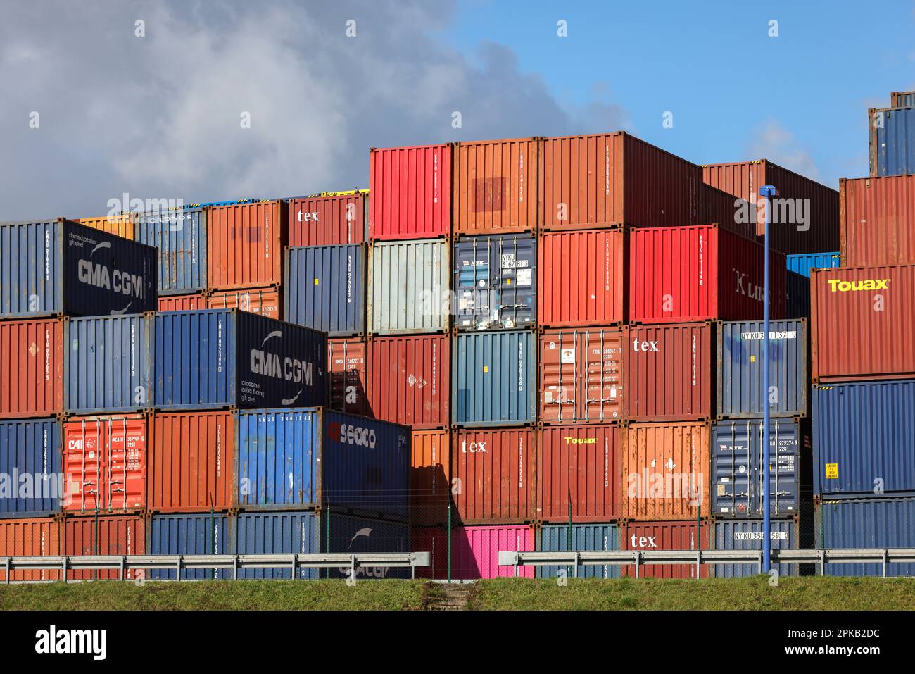 Nyk symbol hi-res stock photography and images - Alamy