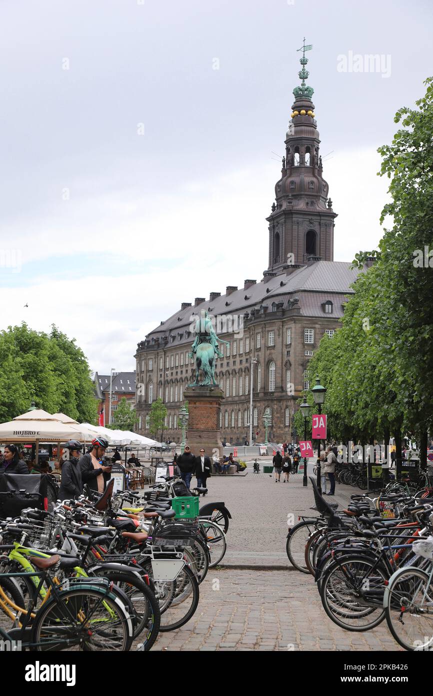 Christiansborg castle houses christiansborg castle hi-res stock ...