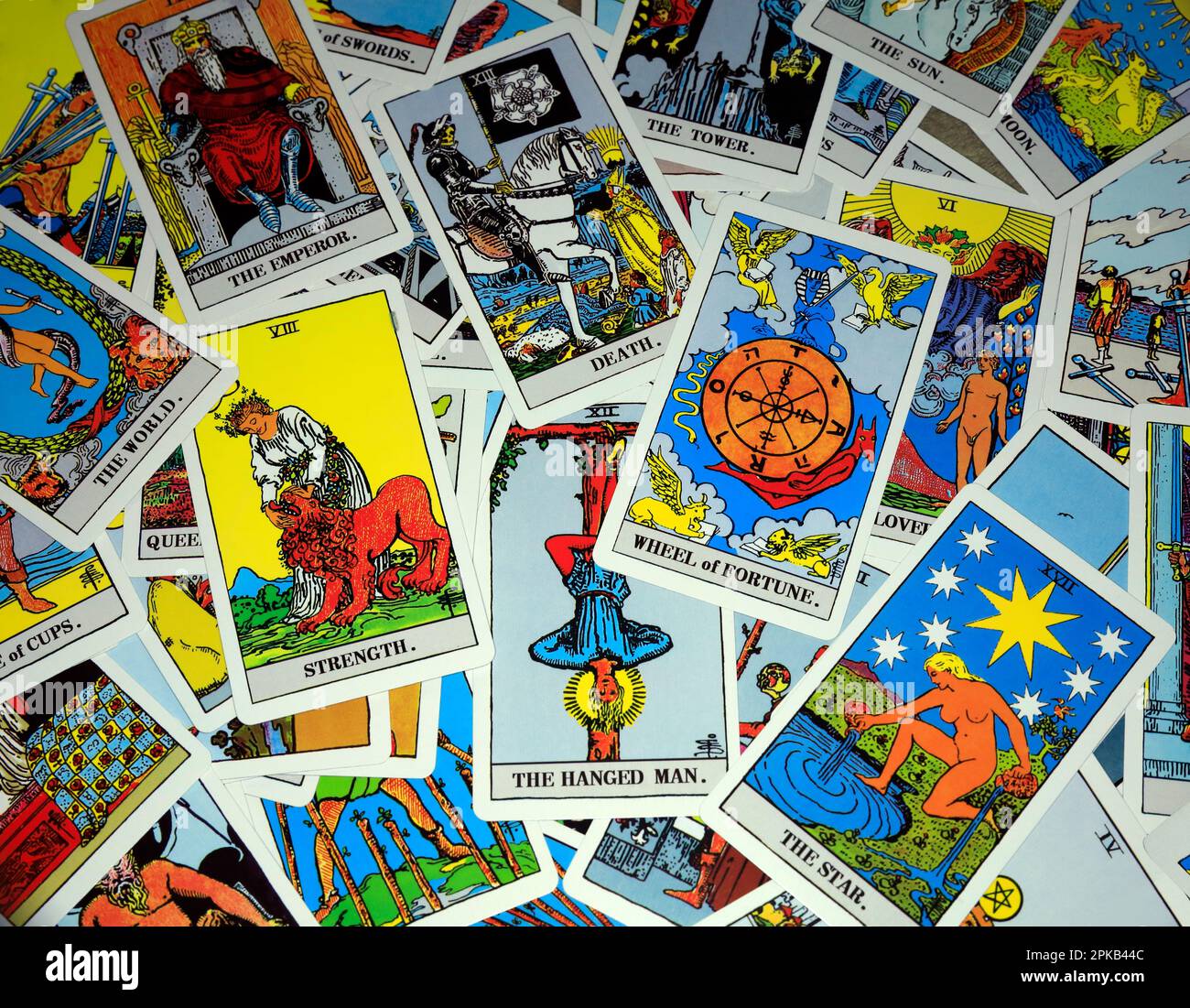Tarot cards-scattered arrangement Stock Photo - Alamy