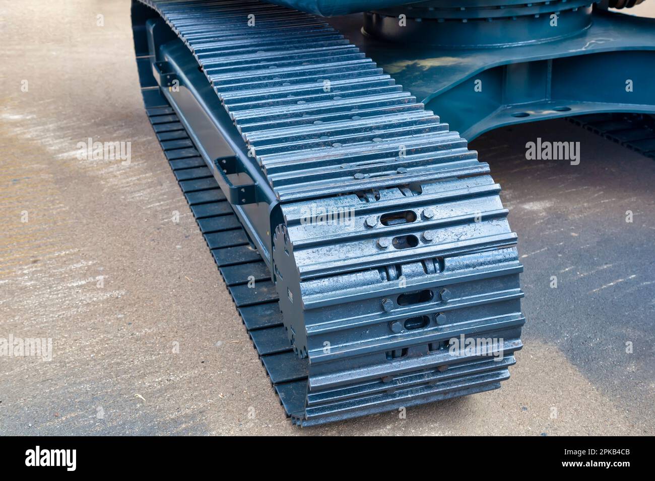 Metal tracks of the bulldozer, excavators. Details of construction ...