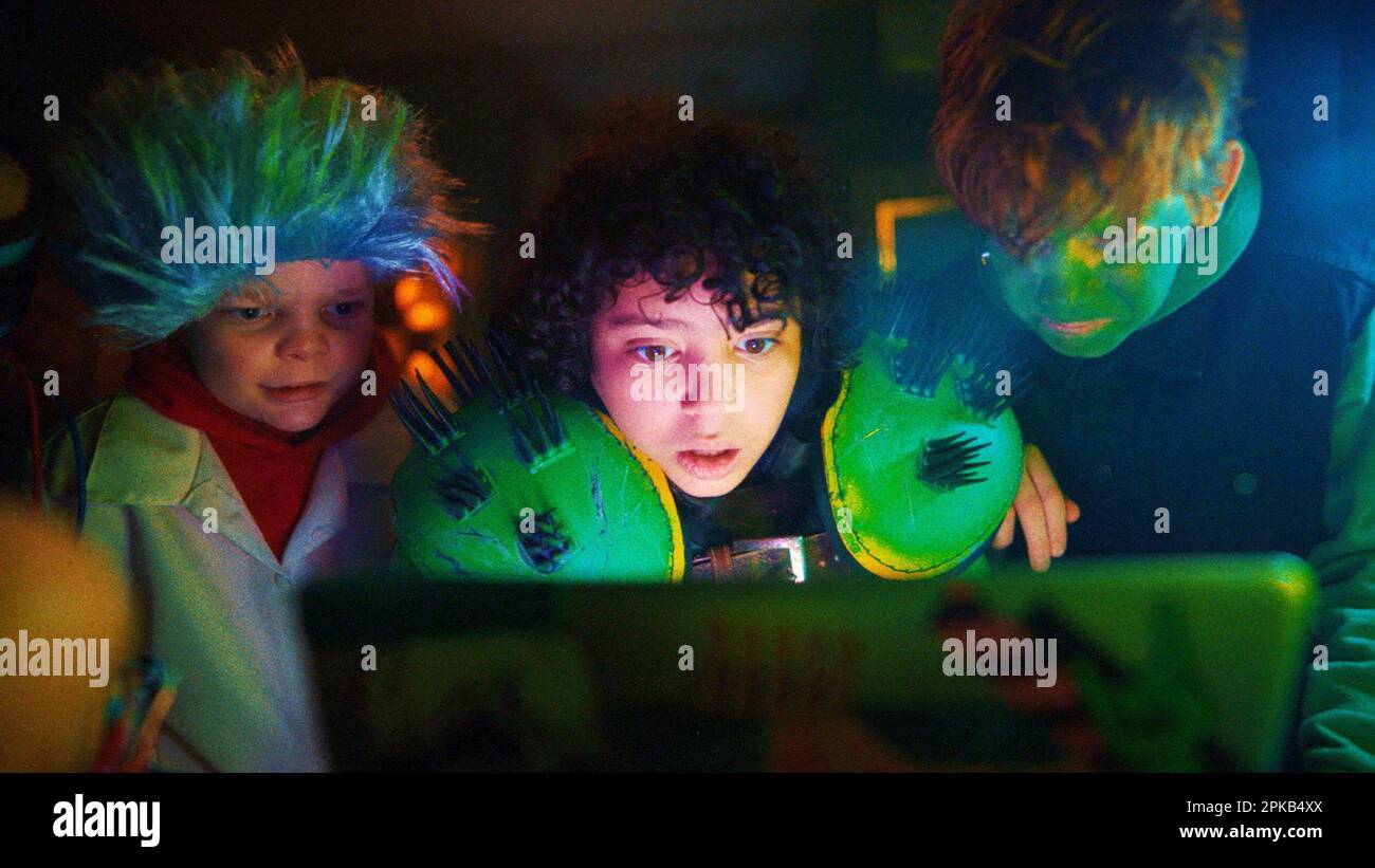 KIDS VS. ALIENS, (aka KIDS VS ALIENS), from left: Asher Grayson ...