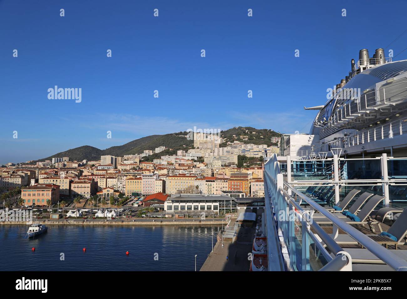Terminal de la gare hi-res stock photography and images - Alamy