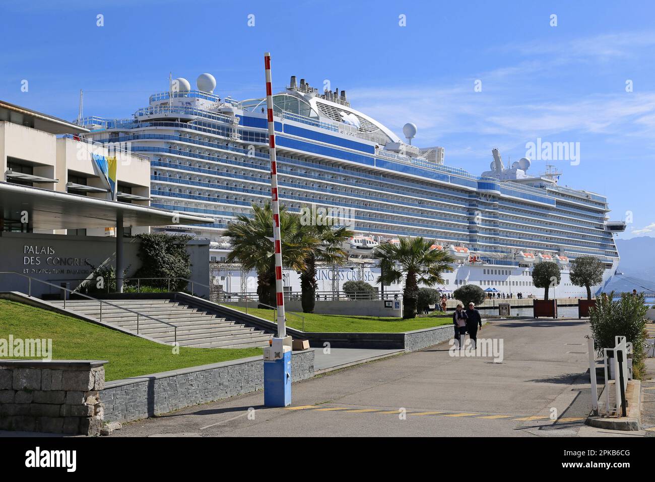 Terminal de la gare hi-res stock photography and images - Alamy