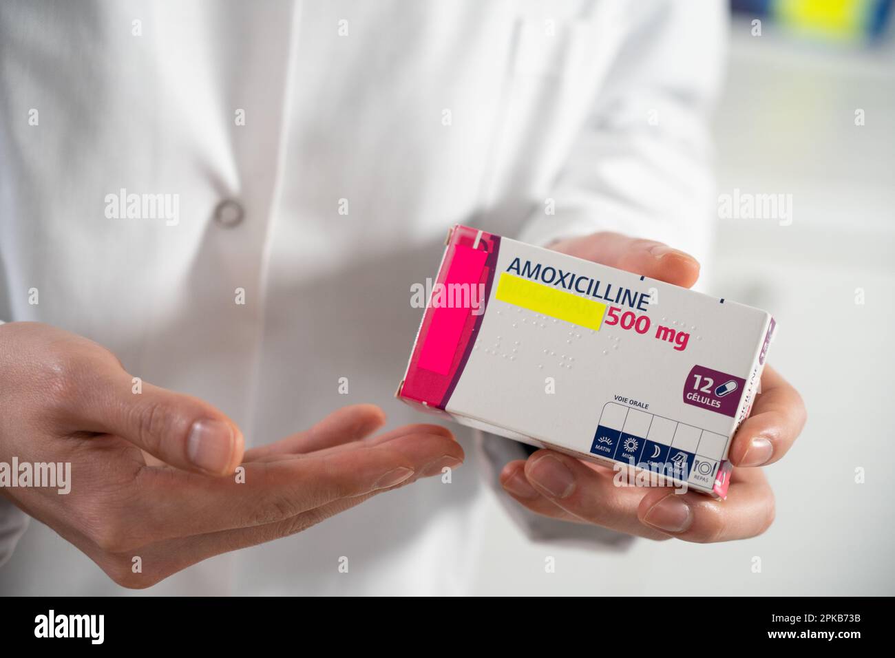 Amoxicillin woman hi-res stock photography and images - Alamy