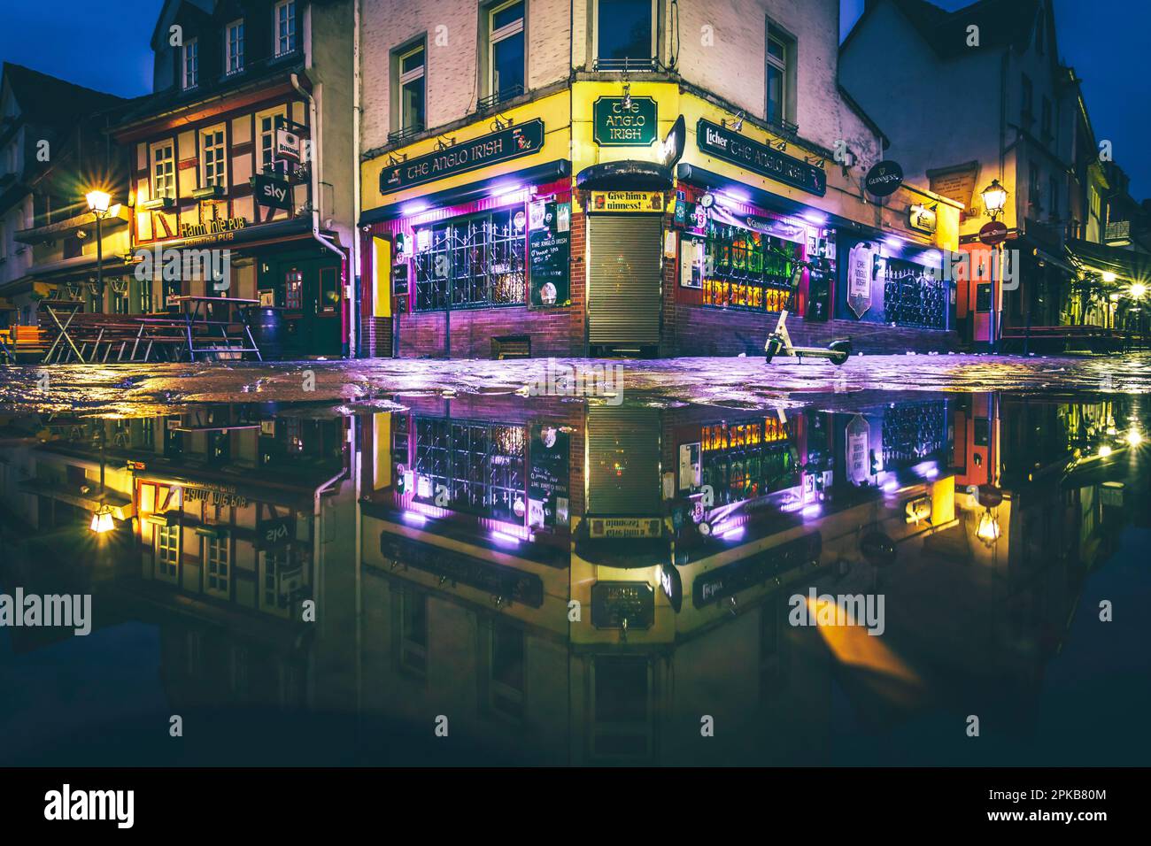 Frankfurt am Main, reflection of an Irish pub in Sachsenhausen in a ...
