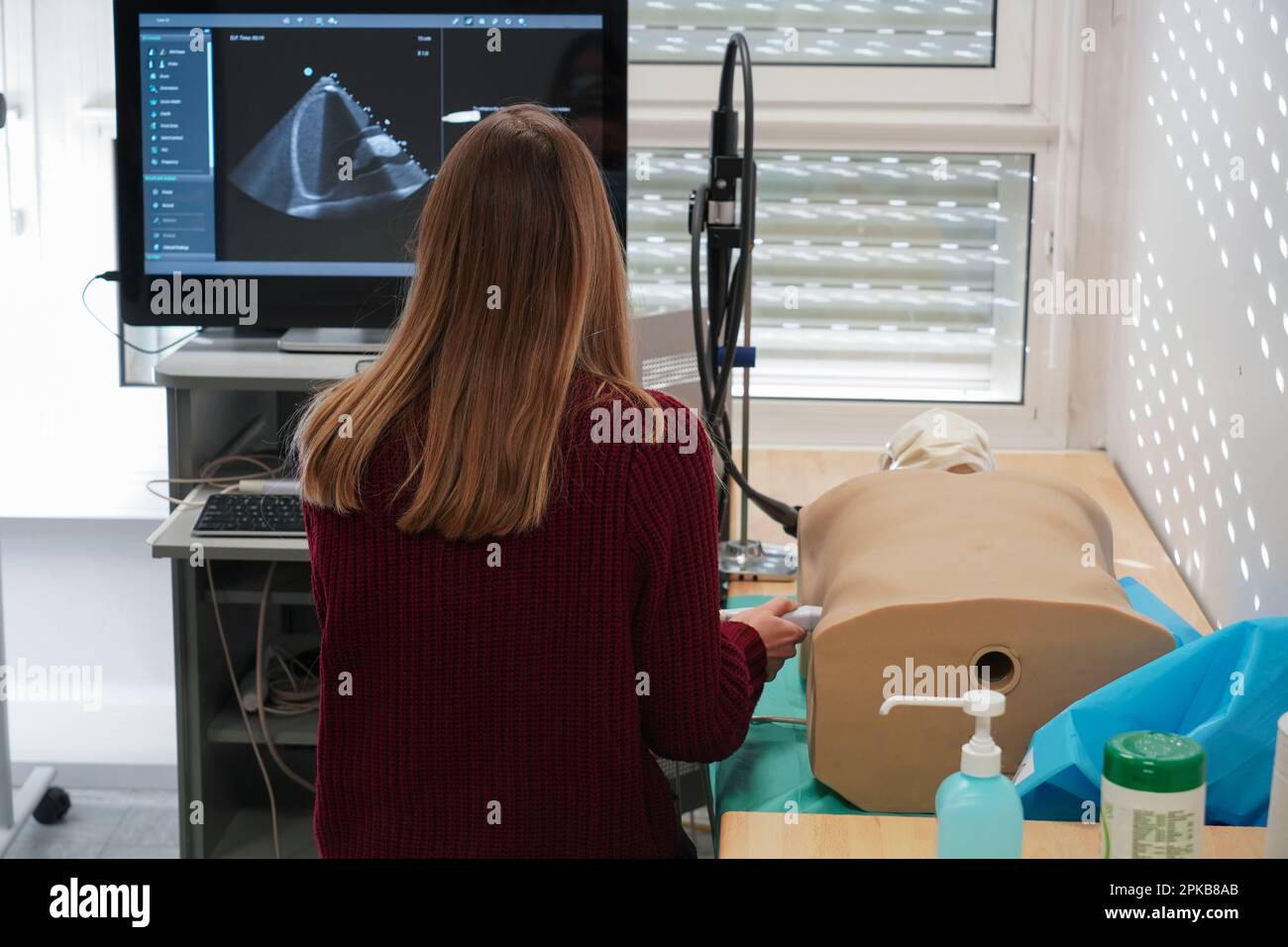 Medical simulation mannequin hi-res stock photography and images - Alamy