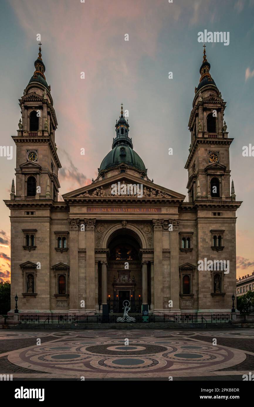 View of St. Stephen's Basilica, Szent Ist n Basilica in the morning at ...
