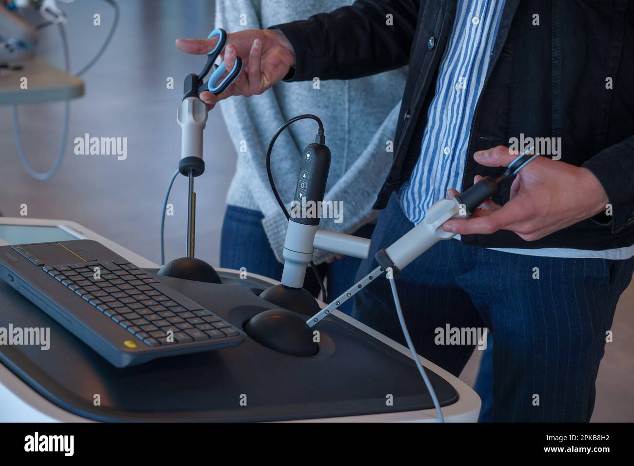 Internal students in digestive surgery train on a Lap Sim simulation ...