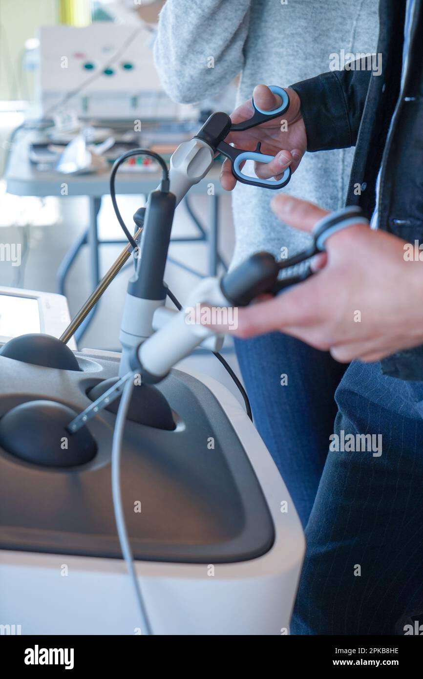 Internal students in digestive surgery train on a Lap Sim simulation ...