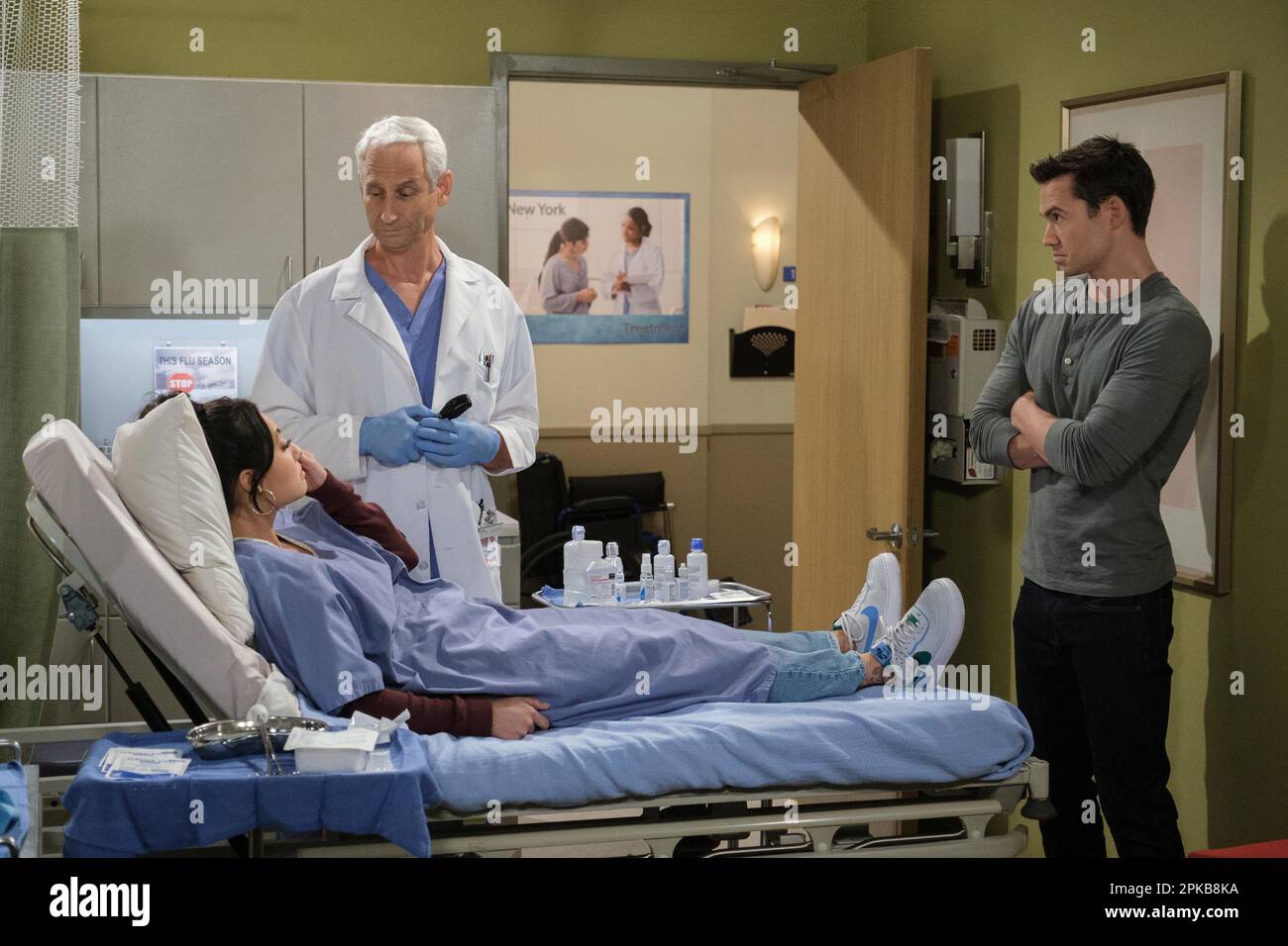 HOW I MET YOUR FATHER, from left: Francia Raisa, Dan Kinsella, Tom ...