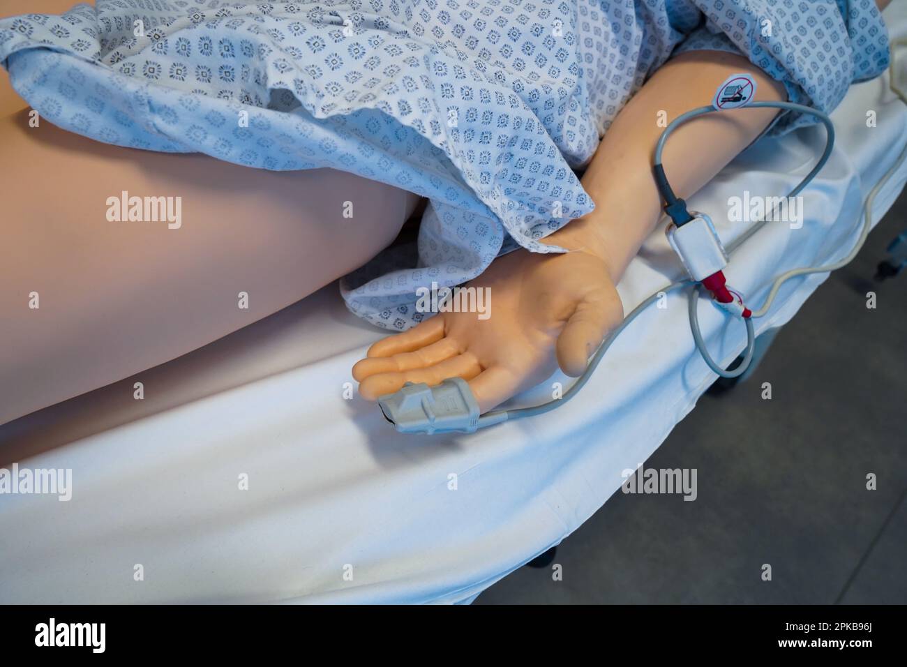 Nurses and emergency nurses undergo training at School of Medicine on ...