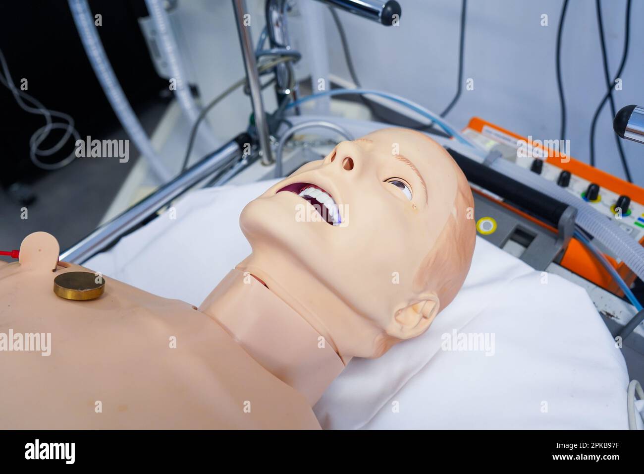 Nurses and emergency nurses undergo training at School of Medicine on emergency procedures and ...