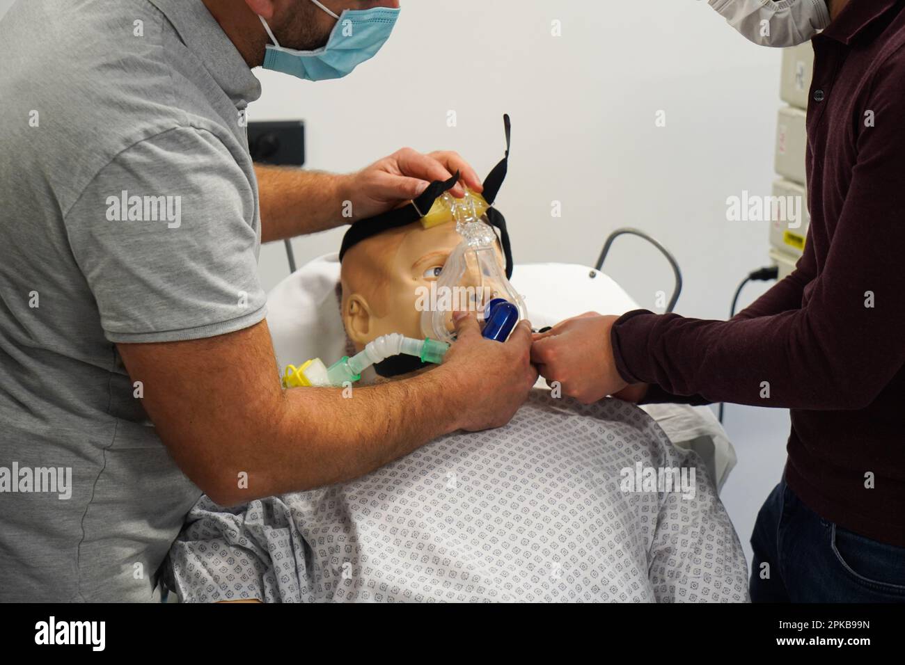 Nurses and emergency nurses undergo training at School of Medicine on ...