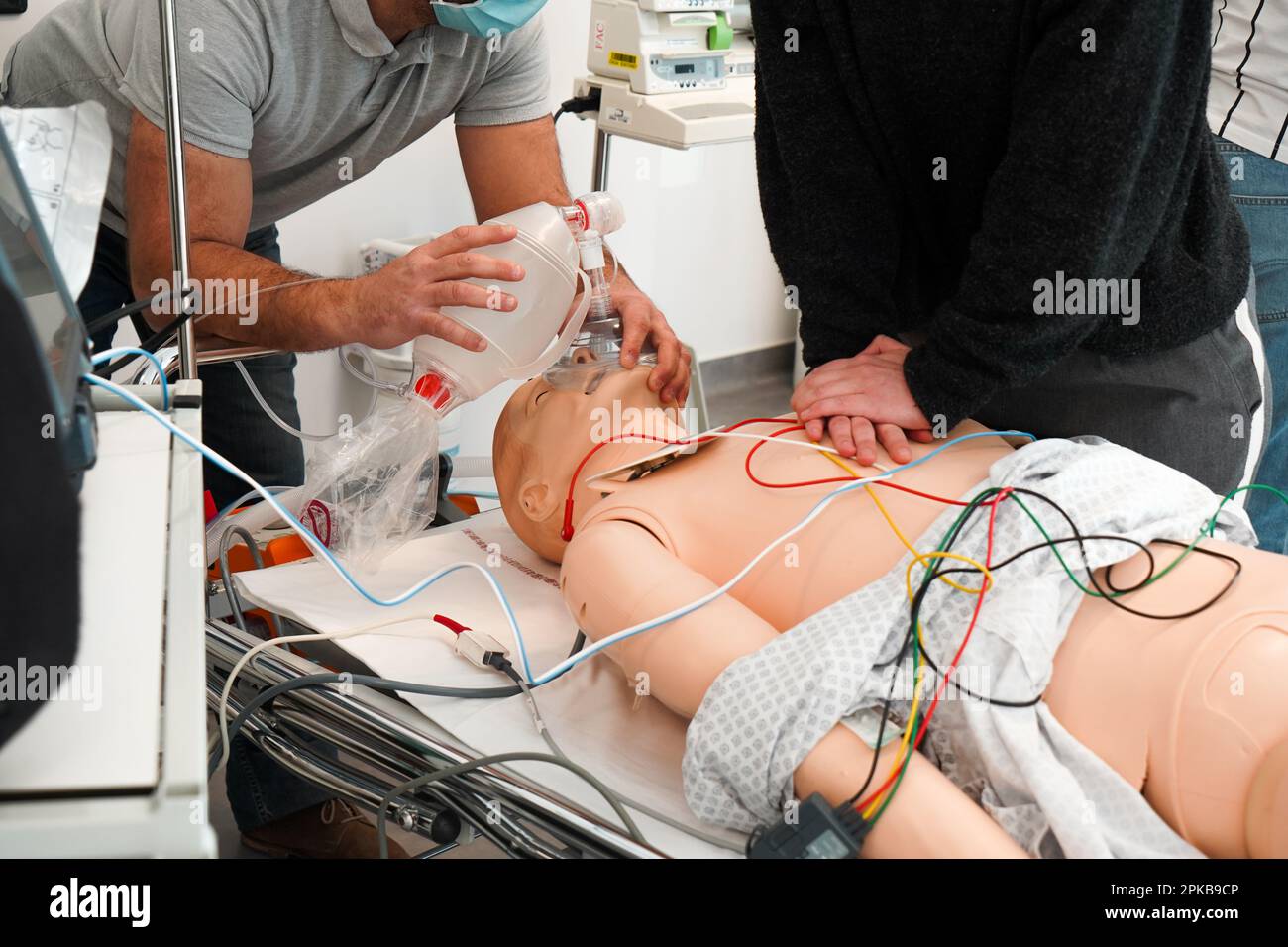 Nurses and emergency nurses undergo training at School of Medicine on emergency procedures and ...