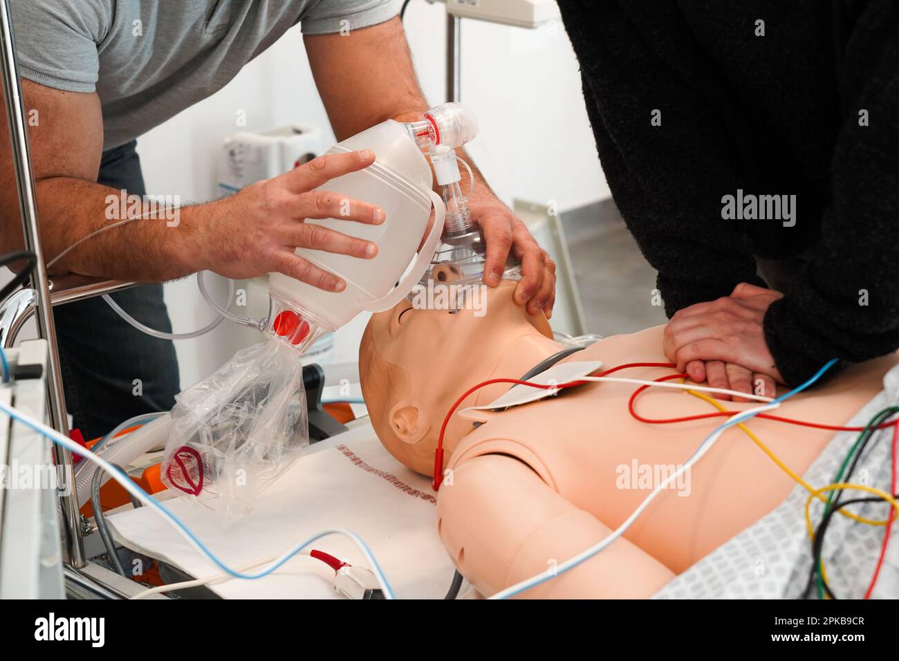 Defibrillator school hi-res stock photography and images - Alamy
