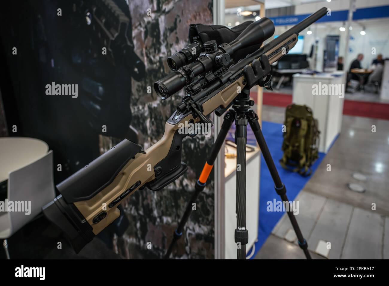Sniper scope hi-res stock photography and images - Alamy