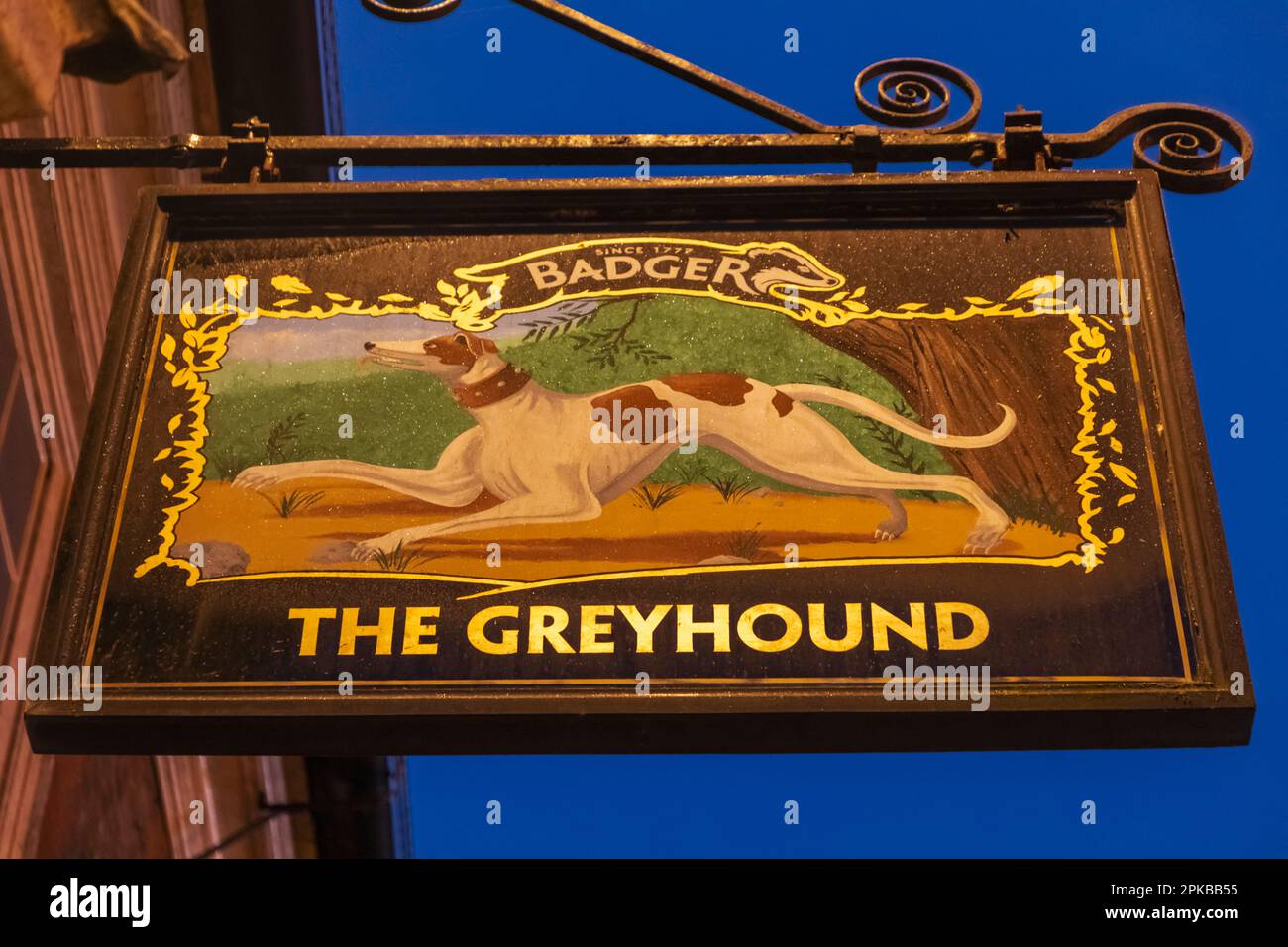 Dog beer sign hi-res stock photography and images - Alamy