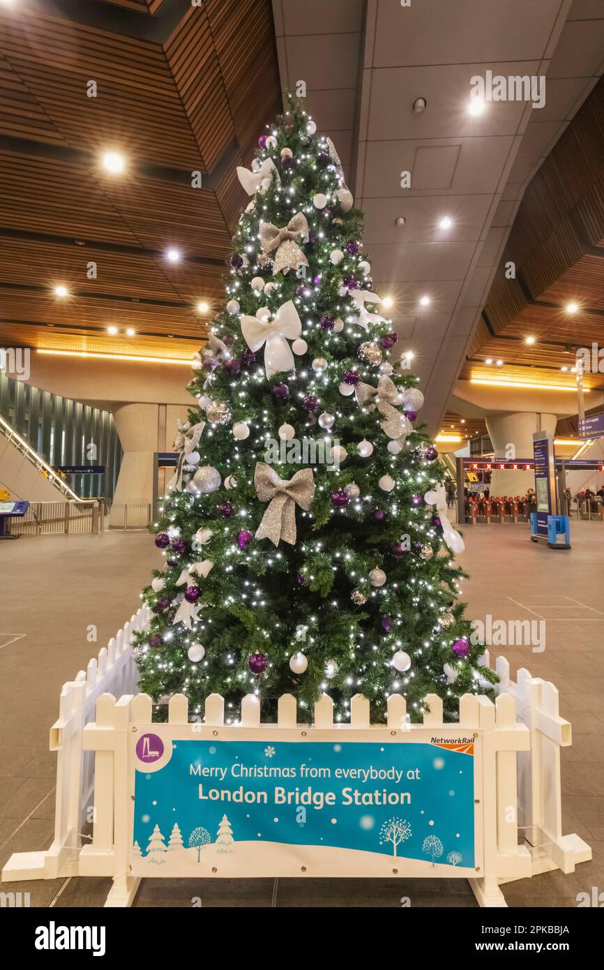 England, London, Southwark, London Bridge Train Station, Christmas Tree ...