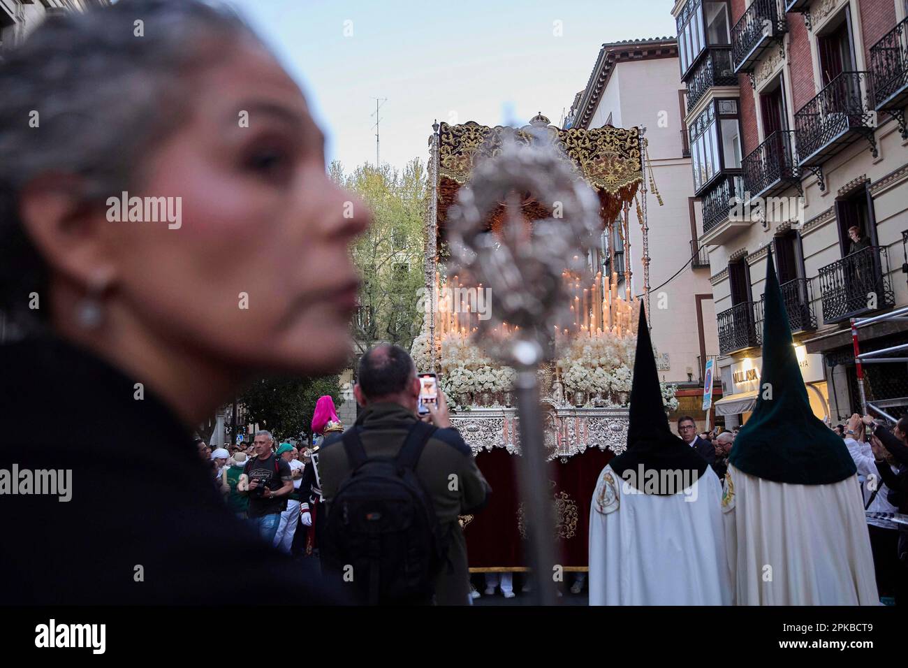 A woman accompanies the image of the virgin of the Macarena, April 6 ...