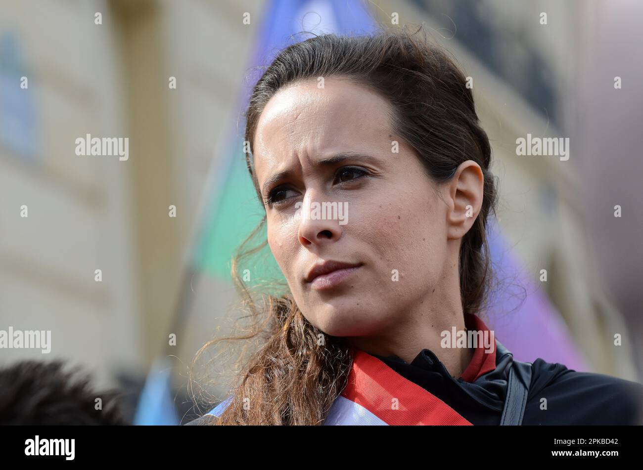 11ème journée de mobilisation la députée Clémence Guetté observe le ...