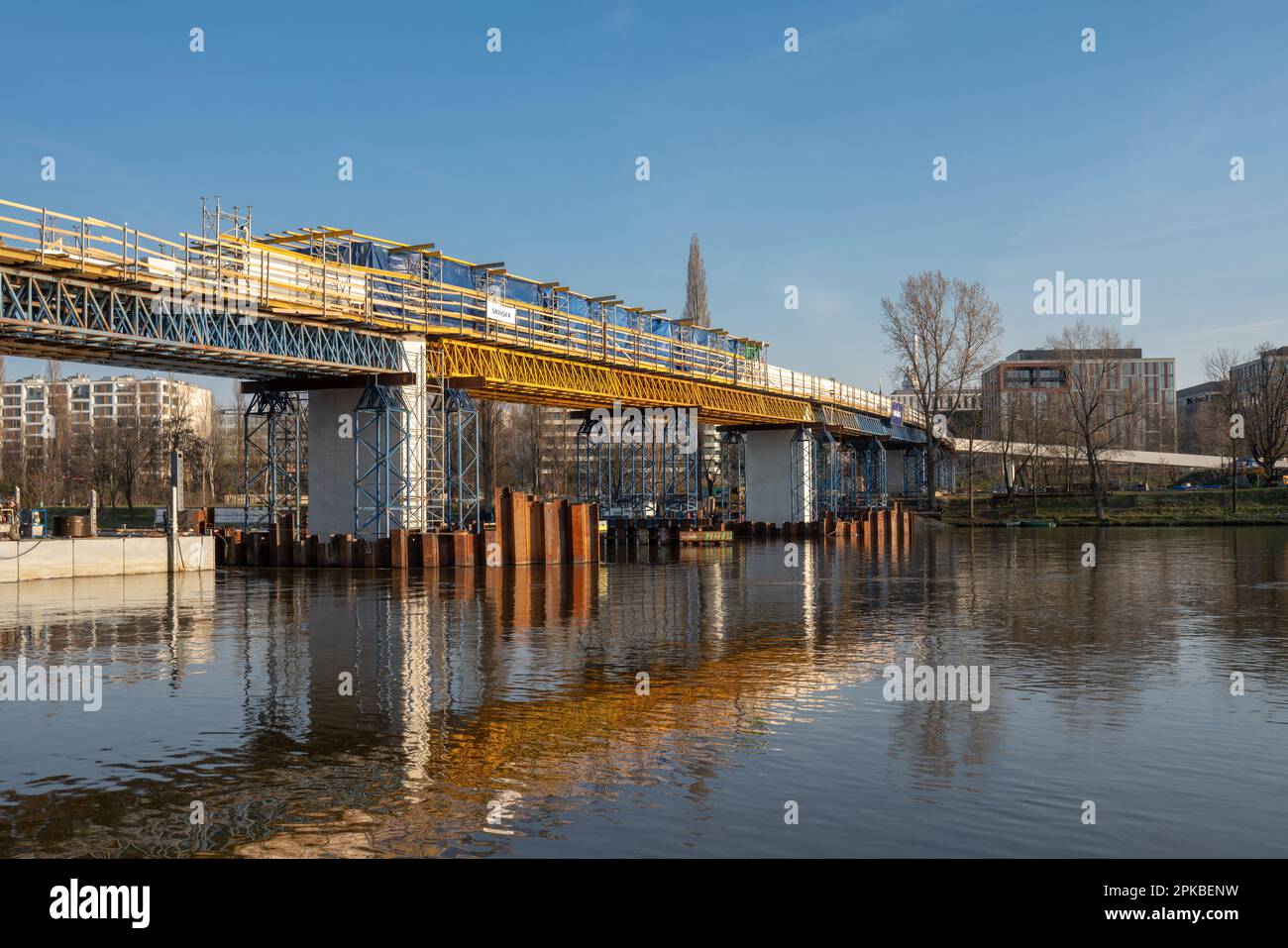 HolKa pedestrian bridge over Vltava river in Prague under construction ...