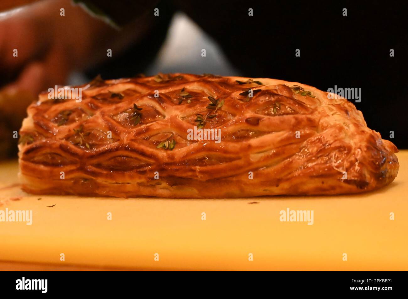 Oliver and Richard Gladwin prepare venison from scratch and prepare ...