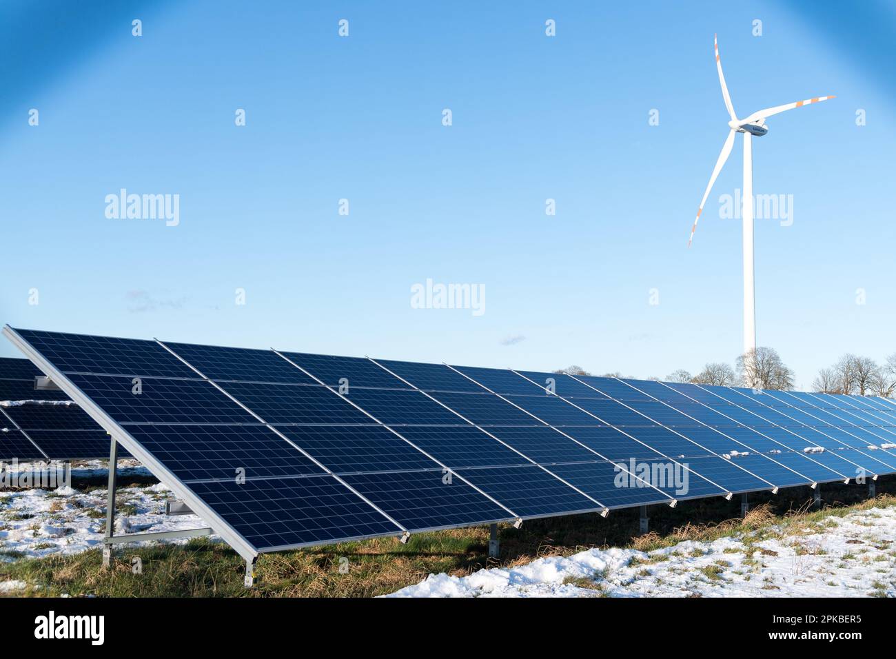 Photovoltaics and wind farm in Wicko, Poland © Wojciech Strozyk / Alamy ...
