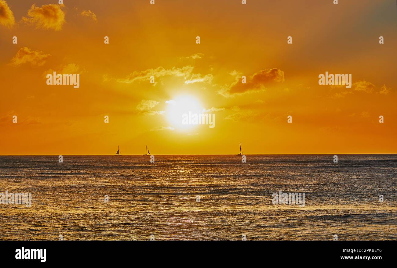 Beautiful ocean waves sunset oahu hi-res stock photography and images ...