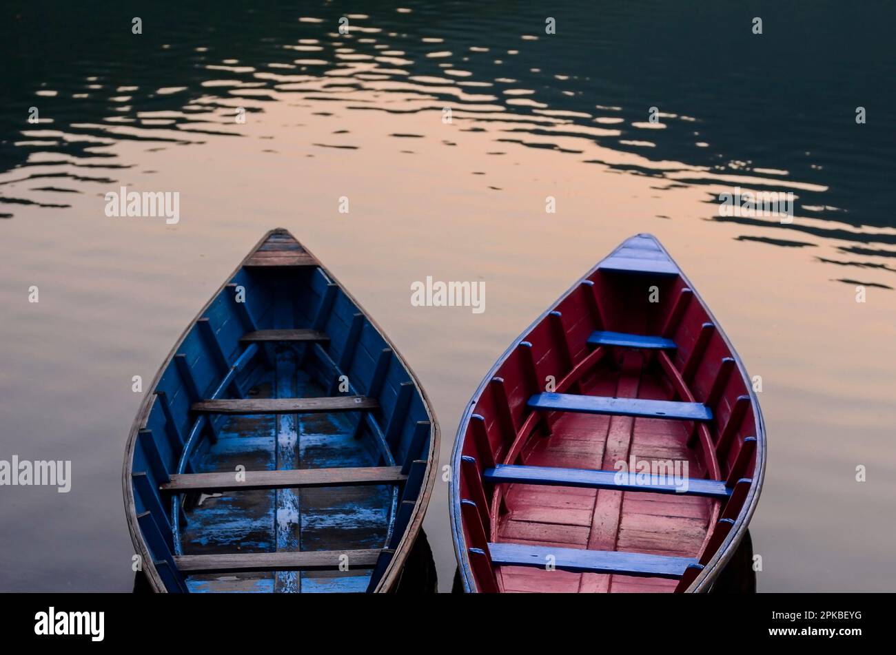 Long boat nepal hi-res stock photography and images - Alamy