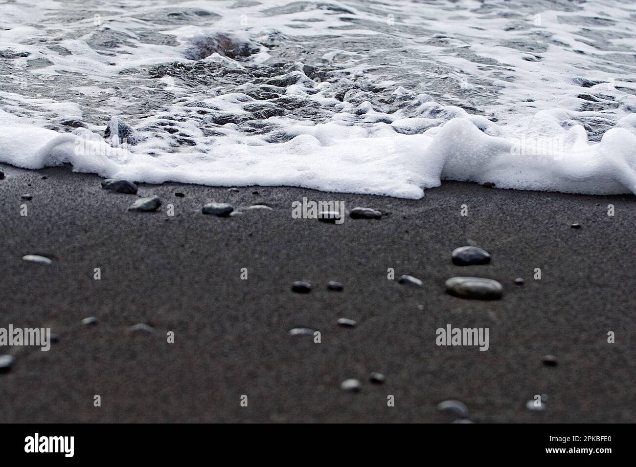 Pebbles at low tide hi-res stock photography and images - Alamy