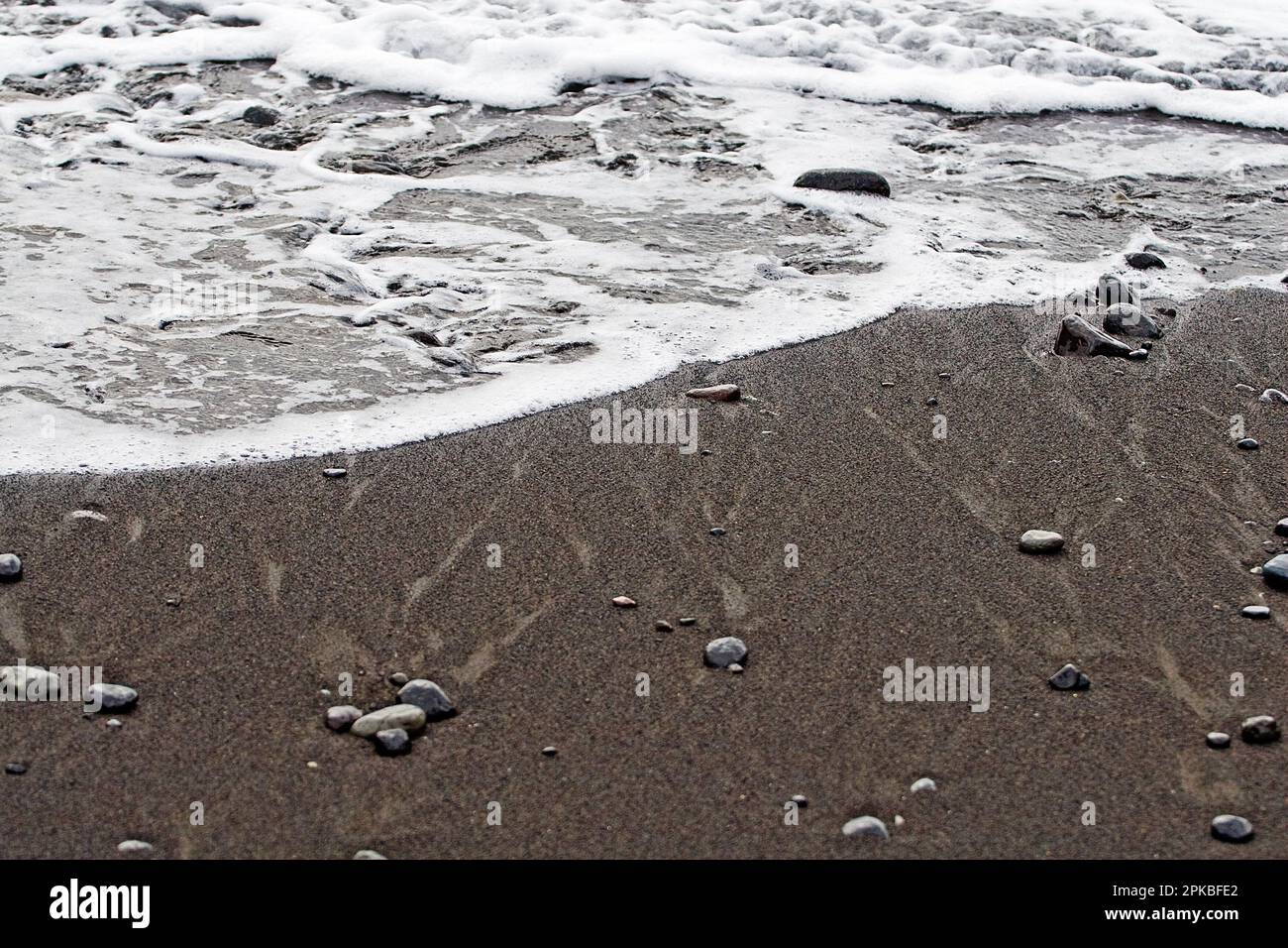 Pebbles at low tide hi-res stock photography and images - Alamy