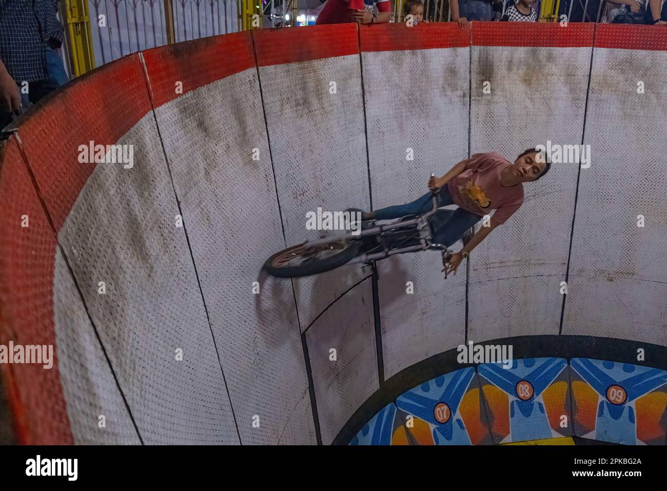 Wall of death rider female hi-res stock photography and images - Alamy
