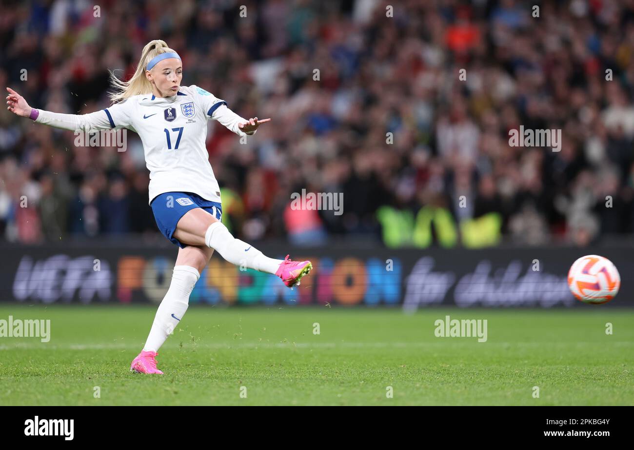 London, UK. 6th Apr, 2023. Chloe Kelly of England scores the winning ...