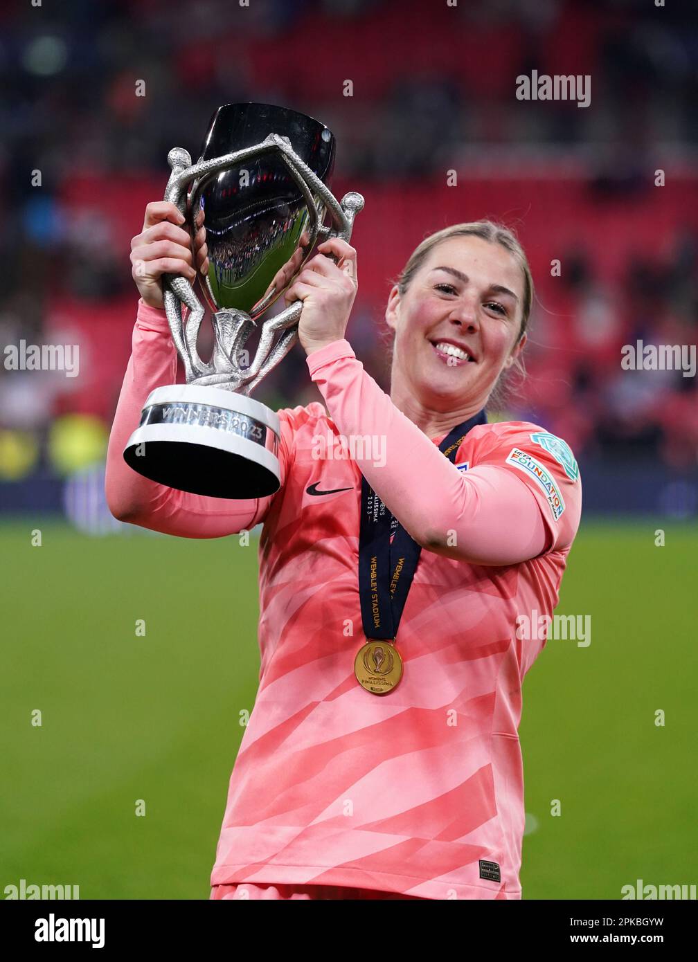 England goalkeeper Mary Earps celebrates with the trophy following the ...