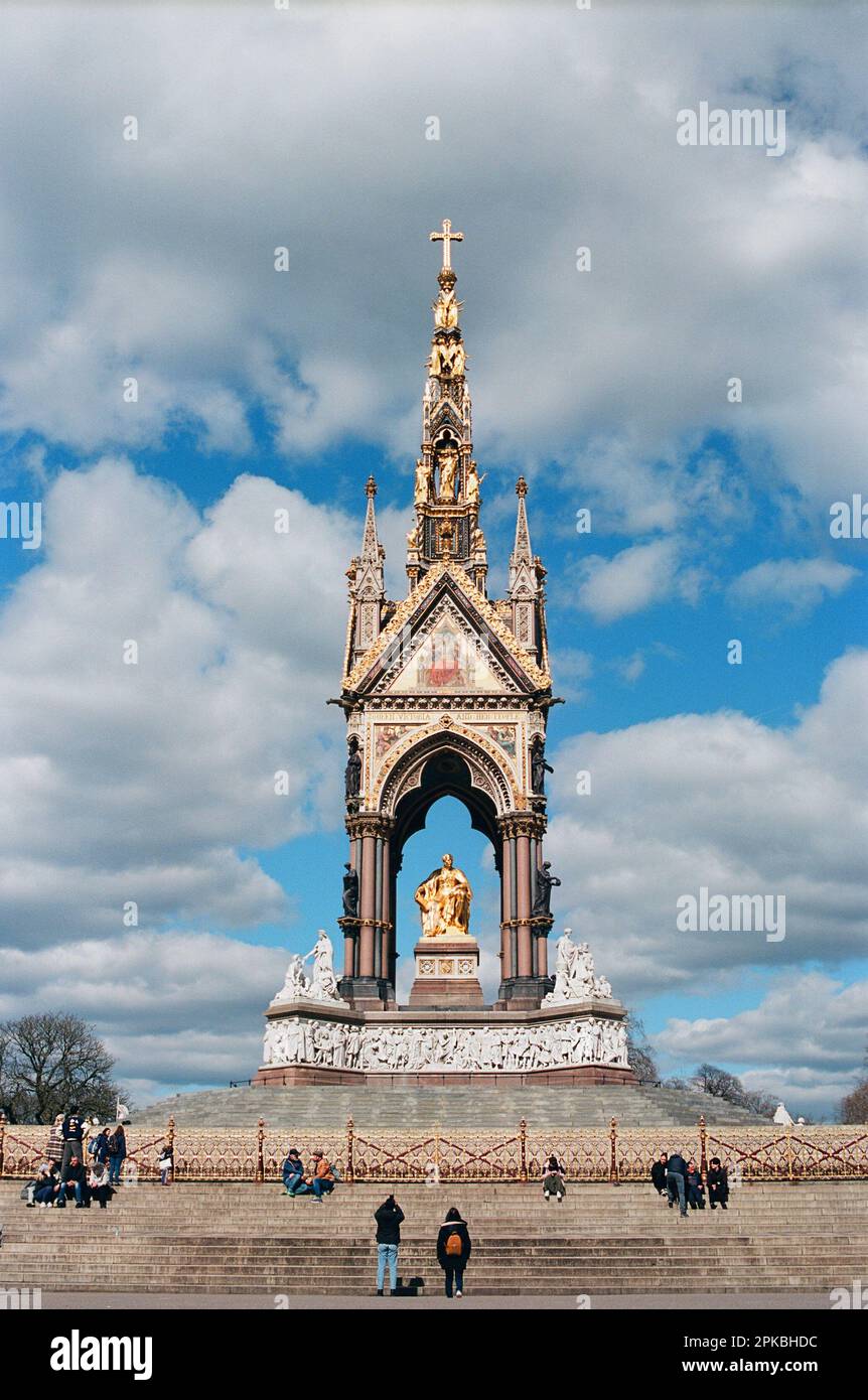The Albert Memorial, Kensington Gardens, London UK Stock Photo - Alamy