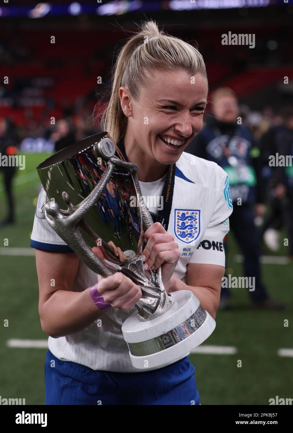 Leah williamson trophy hi-res stock photography and images - Alamy