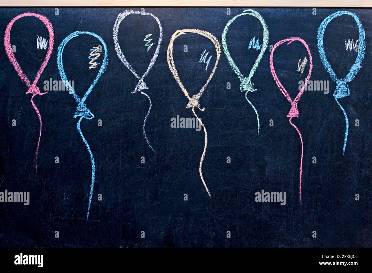 Chalk drawing balloons hi-res stock photography and images - Alamy