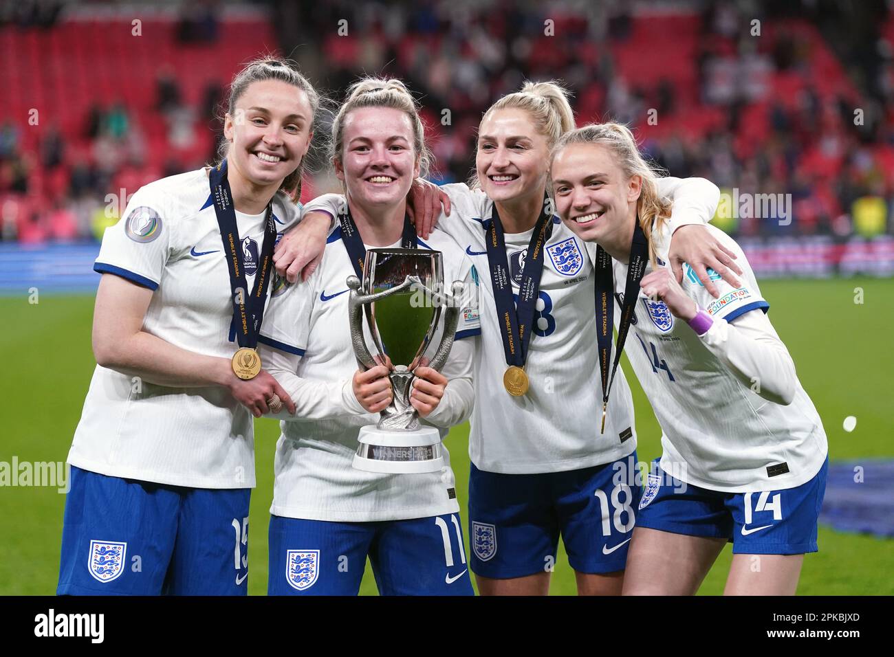 England's Niamh Charles, Lauren Hemp, Laura Coombs and Esme Morgan ...