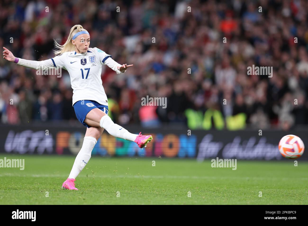 London, UK. 6th Apr, 2023. Chloe Kelly of England scores the winning ...