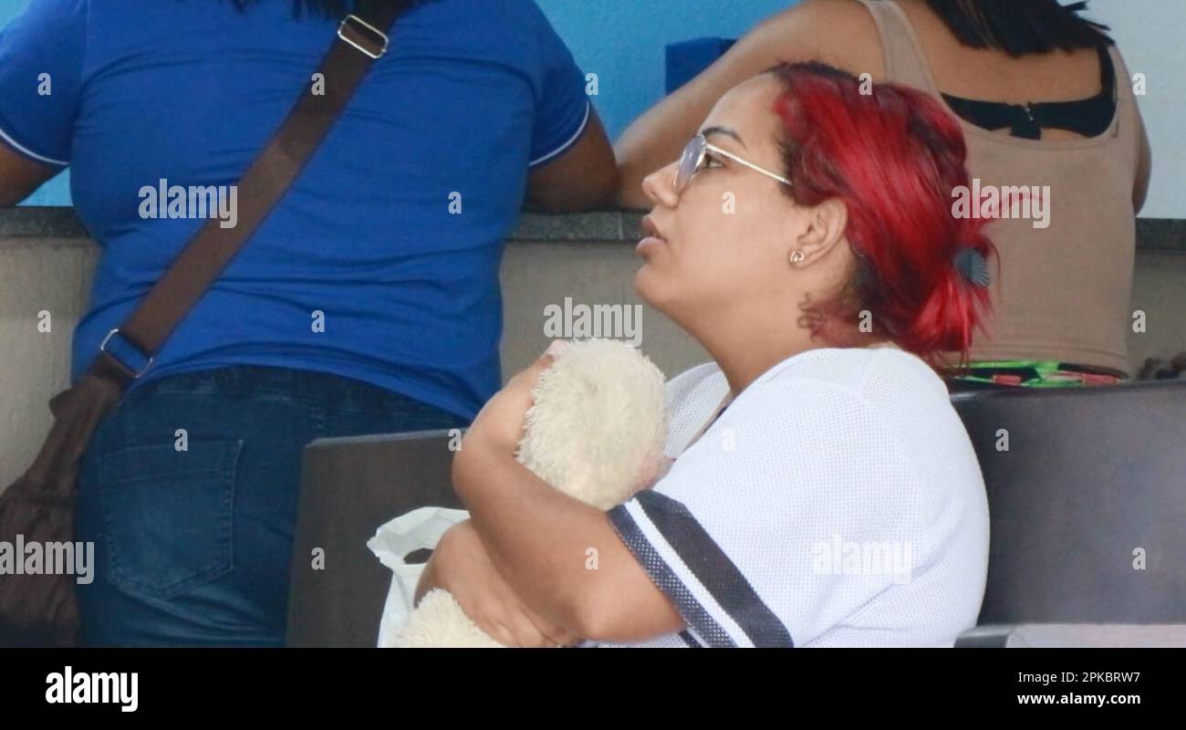 Rio de Janeiro, Rio de Janeiro, Brasil. 6th Apr, 2023. (INT) Mother of ...