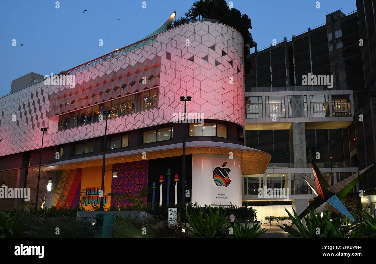 Mumbai, Maharashtra, India. 6th Apr, 2023. A view of Apple's first ...