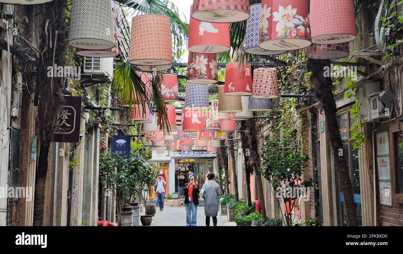 SHANGHAI, CHINA - APRIL 5, 2023 - Chinese and foreign tourists view ...