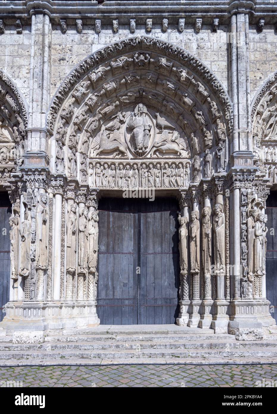 central portal of west entrance, Chartres cathedral, France Stock Photo ...