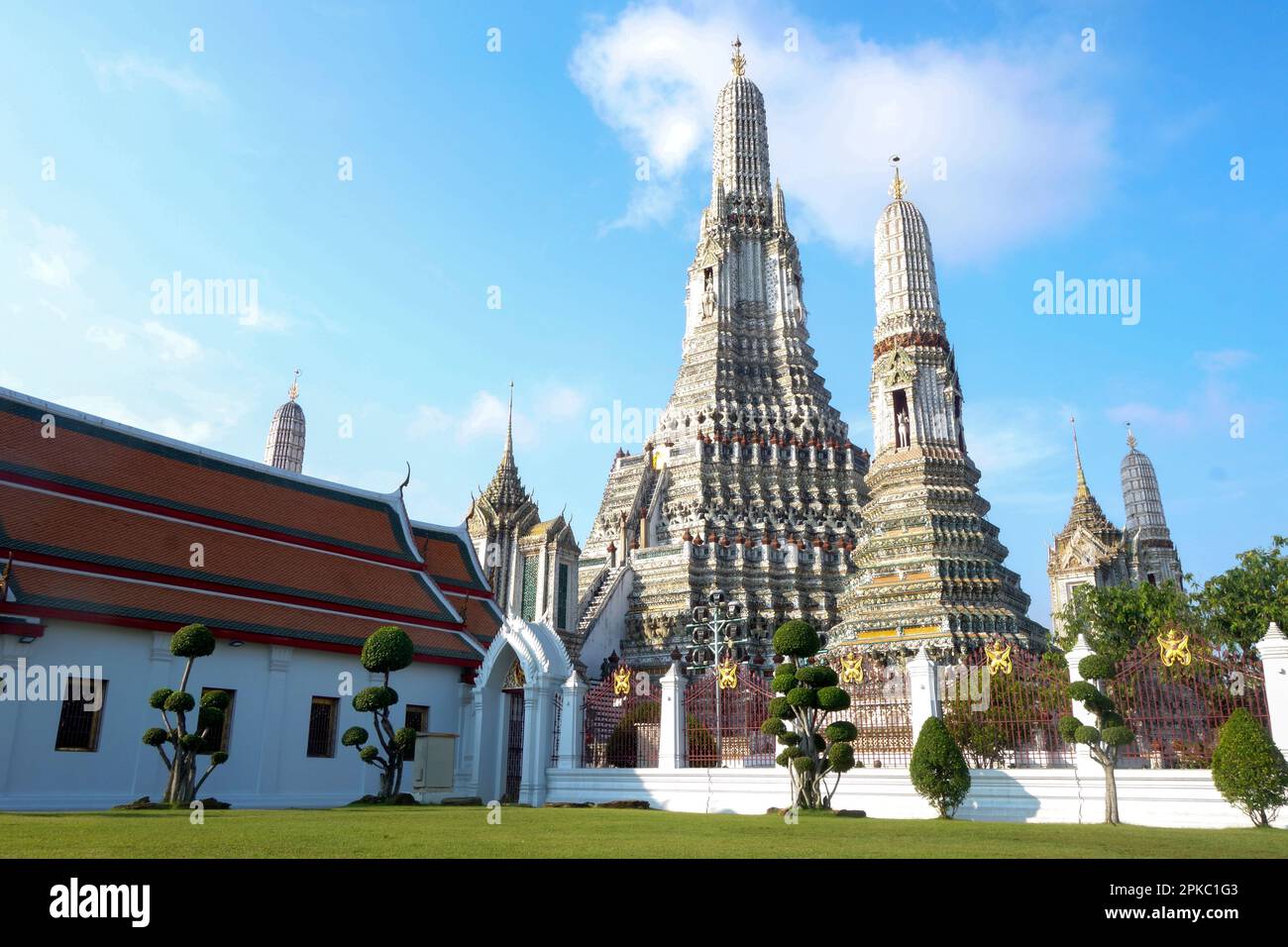 Architectural details of Wat Arun (The Temple of Dawn) in Bangkok. This ...