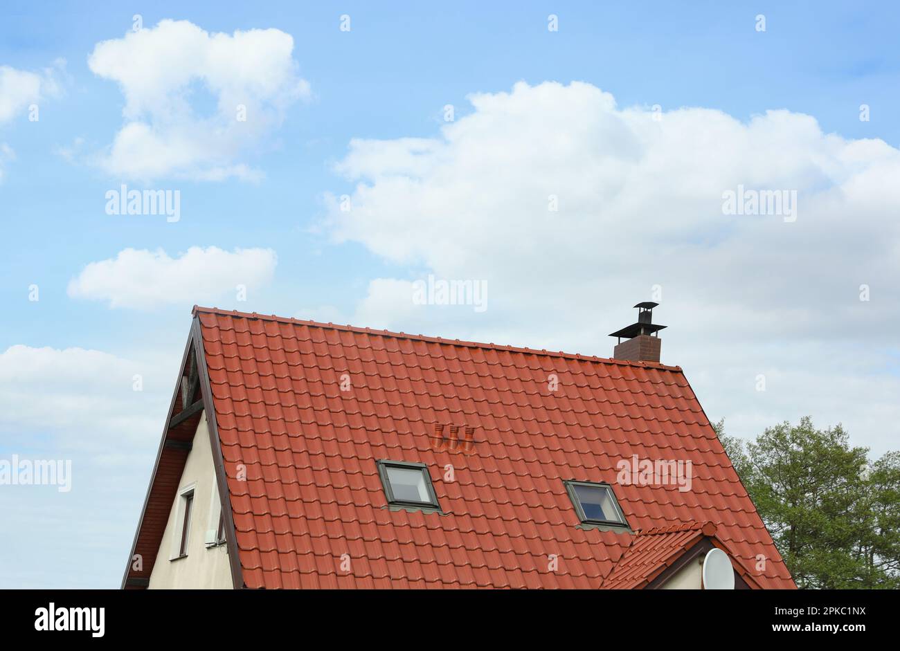 Modern tiled roof against hi-res stock photography and images - Alamy