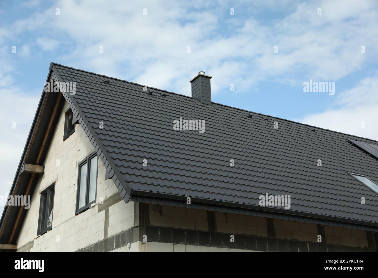 Unfinished house tiled roof hi-res stock photography and images - Alamy