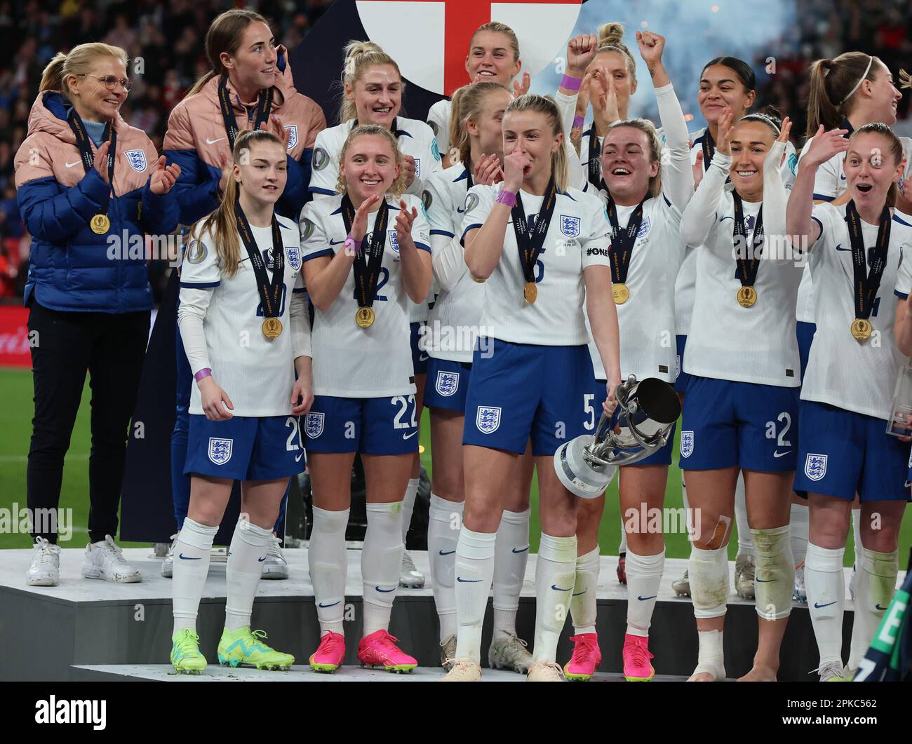 Leah Williamson (Arsenal)of England Women holding the Trophy after the ...