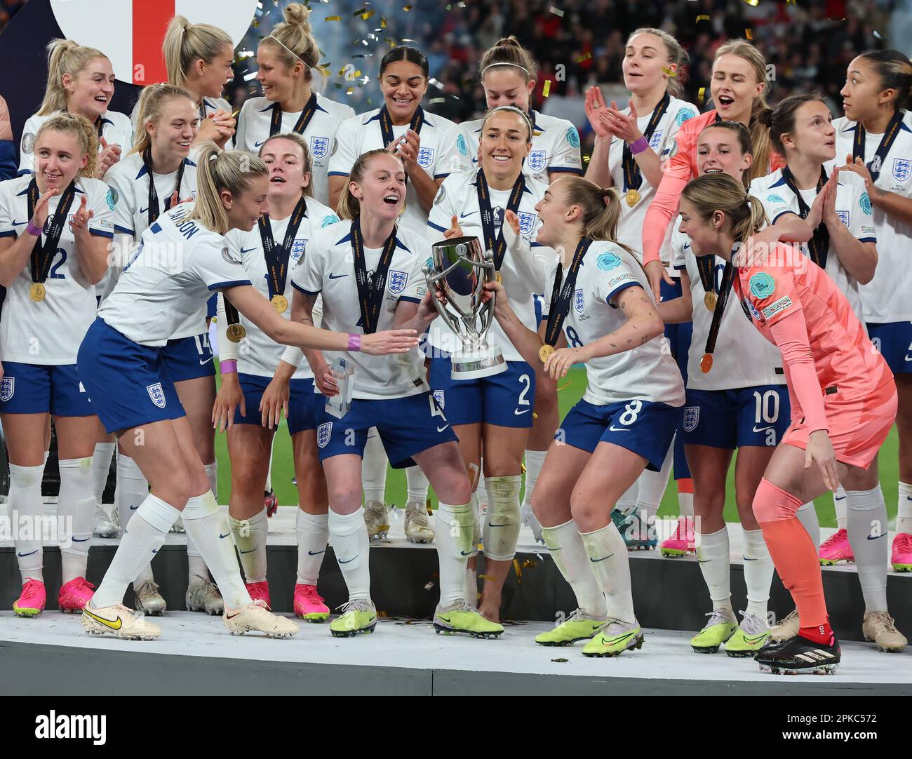 L-R Keira Walsh and Georgia Stanway (Bayern Munich)of England Women ...